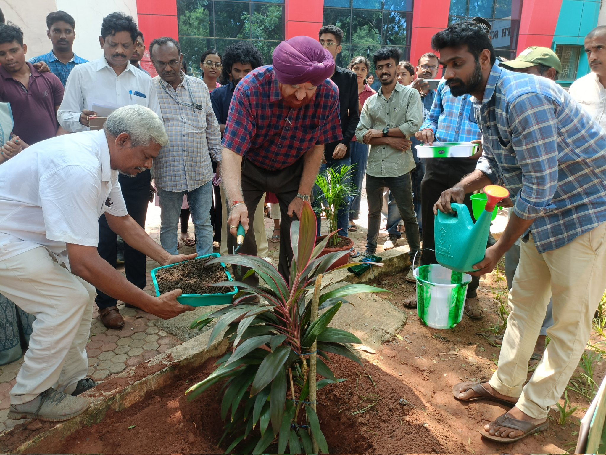 Prof. Gurmeet Singh, VC has unveiled Shilphalakkam, inaugurated ...