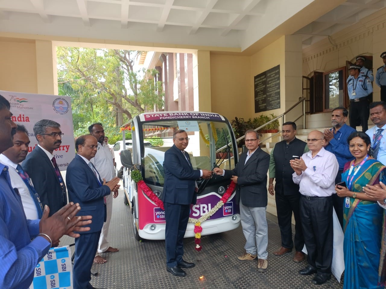 Vice-Chancellor(i/c) Prof. K. Tharanikkarasu & Shri Ravi Ranjan, Chief ...